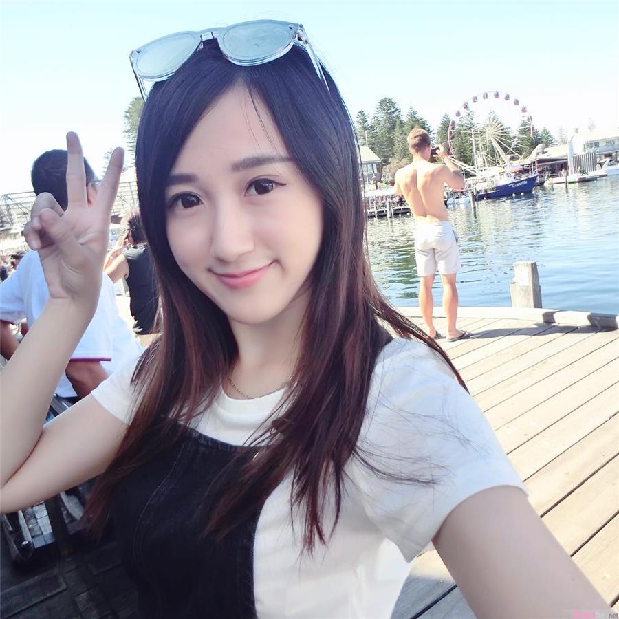 人不可貌相！她是知名大馬人氣正妹，也是大馬知名的小說女作家，甜美指數100%！ - PEEKME